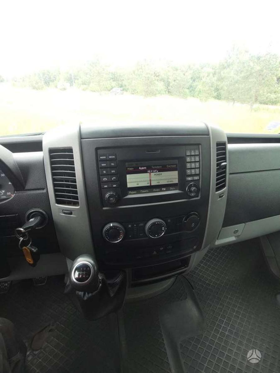 White Mercedes-Benz Sprinter 2018 in Taurage, with an engine capacity of 2.14 L and mileage of 342 thousand km for 8300 €, photo 14 on AUTOMOTO.COM.LV