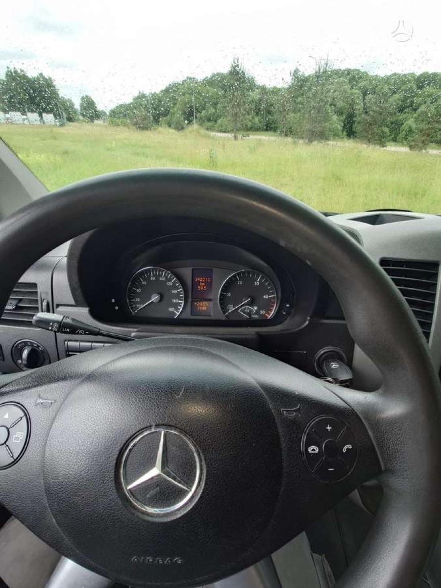 White Mercedes-Benz Sprinter 2018 in Taurage, with an engine capacity of 2.14 L and mileage of 342 thousand km for 8300 €, photo 15 on AUTOMOTO.COM.LV