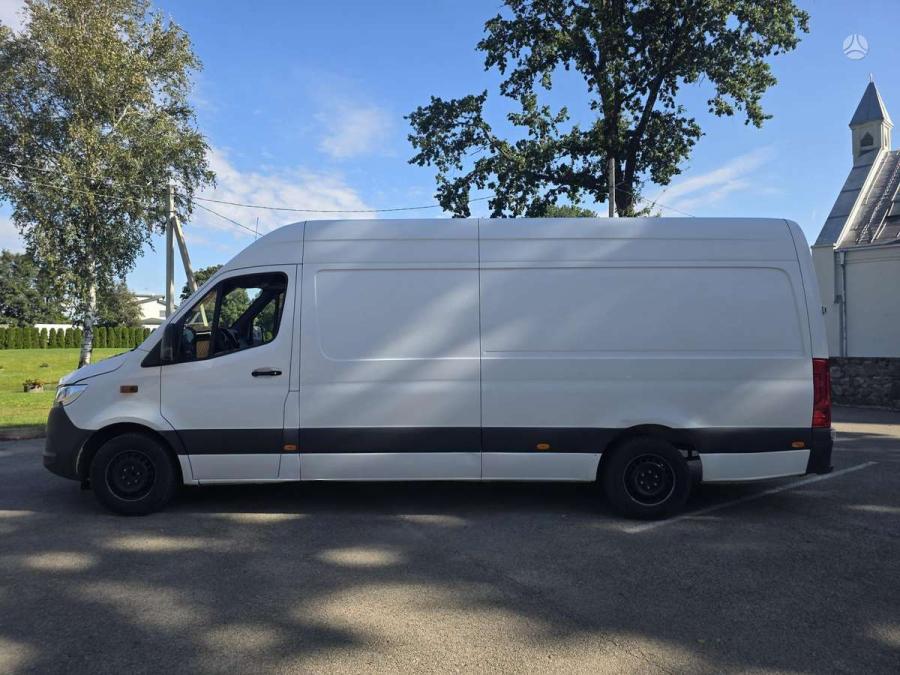 White Mercedes-Benz Sprinter 2018 in Marijampole, with an engine capacity of 2.14 L and mileage of 340 thousand km for 8900 €, photo 9 on AUTOMOTO.COM.LV