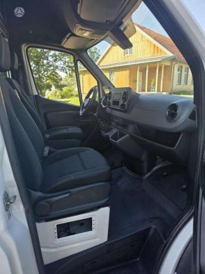 White Mercedes-Benz Sprinter 2018 in Marijampole, with an engine capacity of 2.14 L and mileage of 340 thousand km for 8900 €, photo 13 on AUTOMOTO.COM.LV