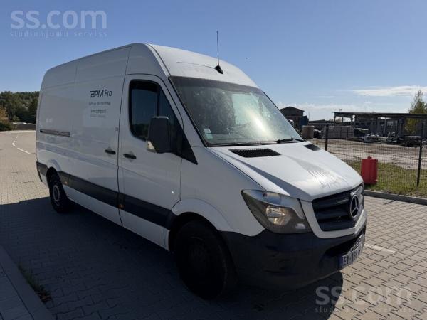 White Mercedes-Benz Sprinter 2018 in Jelgava, with an engine capacity of 2.10 L and mileage of 182 thousand km for 13500 €, photo 3 on AUTOMOTO.COM.LV