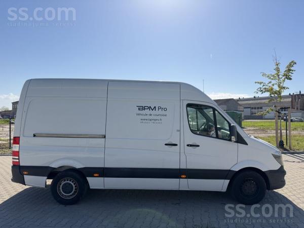 White Mercedes-Benz Sprinter 2018 in Jelgava, with an engine capacity of 2.10 L and mileage of 182 thousand km for 13500 €, photo 4 on AUTOMOTO.COM.LV