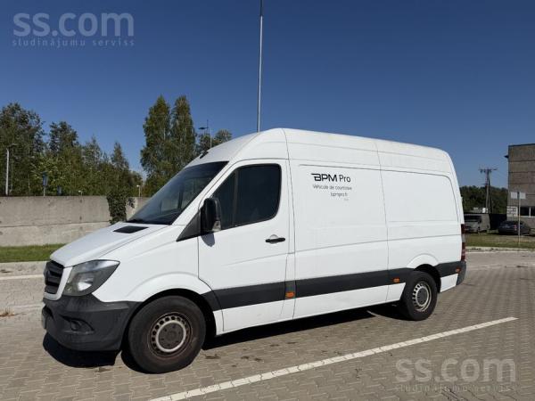 White Mercedes-Benz Sprinter 2018 in Jelgava, with an engine capacity of 2.10 L and mileage of 182 thousand km for 13500 €, photo 8 on AUTOMOTO.COM.LV