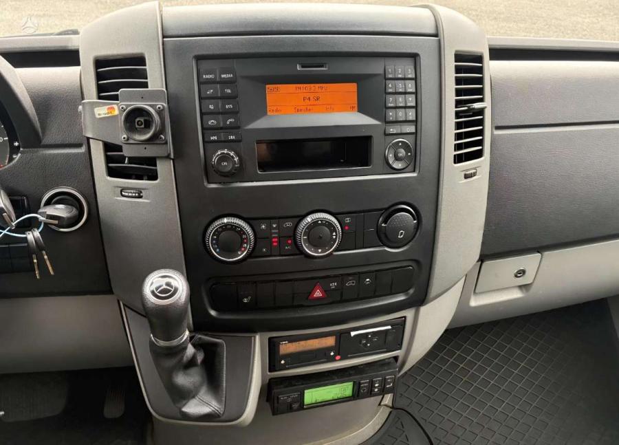 Balts Mercedes-Benz Sprinter 2018 Šauļi, ar dzinēja tilpumu 2.20 L un nobraukumu 290 tūkst. km par 16700 €, foto 7 vietnē AUTOMOTO.COM.LV