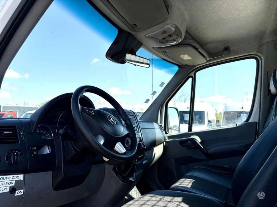 White Mercedes-Benz Sprinter 2018 in Vilnius, with an engine capacity of 2.20 L and mileage of 60 thousand km for 19900 €, photo 11 on AUTOMOTO.COM.LV