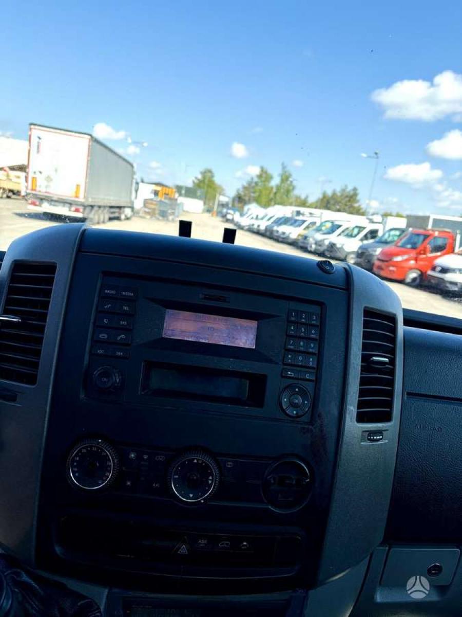 White Mercedes-Benz Sprinter 2018 in Vilnius, with an engine capacity of 2.20 L and mileage of 60 thousand km for 19900 €, photo 13 on AUTOMOTO.COM.LV