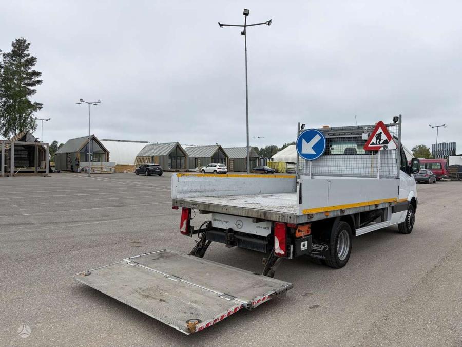 White Mercedes-Benz Sprinter 2018 in Vilnius, with an engine capacity of 2.20 L and mileage of 60 thousand km for 19900 €, photo 17 on AUTOMOTO.COM.LV