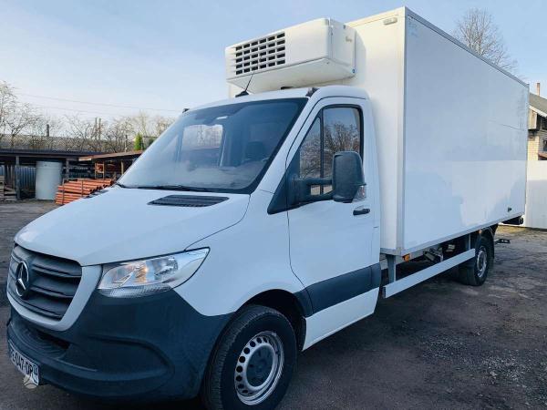 White Mercedes-Benz Sprinter 2019 in Taurage, with an engine capacity of 2.20 L and mileage of 235 thousand km for 15700 €, photo 2 on AUTOMOTO.COM.LV