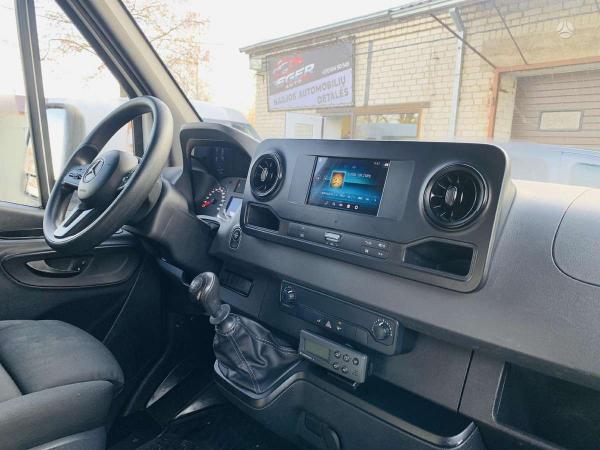White Mercedes-Benz Sprinter 2019 in Taurage, with an engine capacity of 2.20 L and mileage of 235 thousand km for 15700 €, photo 5 on AUTOMOTO.COM.LV