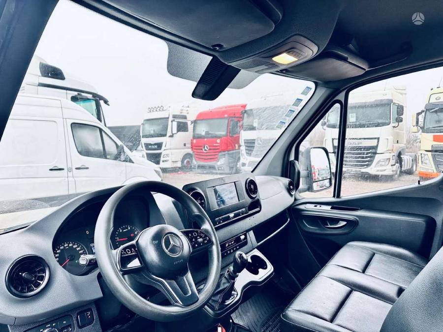 White Mercedes-Benz Sprinter 2019 in Vilnius, with an engine capacity of 2.14 L and mileage of 193 thousand km for 19900 €, photo 13 on AUTOMOTO.COM.LV