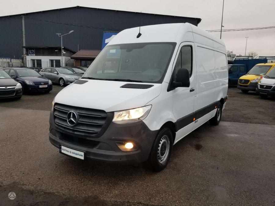 White Mercedes-Benz Sprinter 2019 in Kaunas, with an engine capacity of 2.14 L and mileage of 230 thousand km for 19950 €, photo 1 on AUTOMOTO.COM.LV