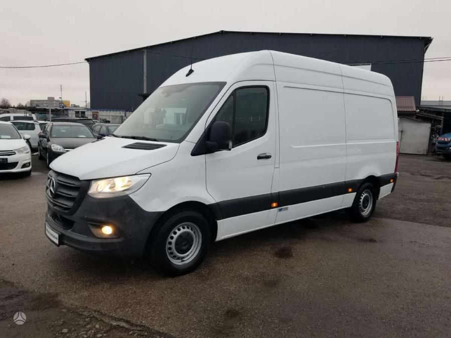 White Mercedes-Benz Sprinter 2019 in Kaunas, with an engine capacity of 2.14 L and mileage of 230 thousand km for 19950 €, photo 2 on AUTOMOTO.COM.LV