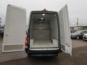 White Mercedes-Benz Sprinter 2019 in Kaunas, with an engine capacity of 2.14 L and mileage of 230 thousand km for 19950 €, photo 19 on AUTOMOTO.COM.LV