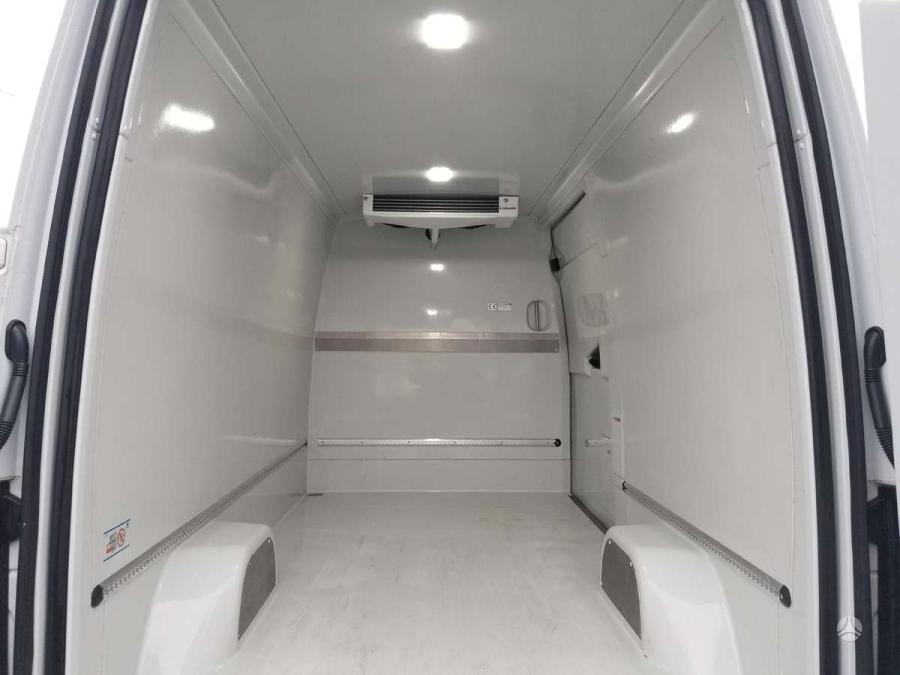White Mercedes-Benz Sprinter 2019 in Kaunas, with an engine capacity of 2.14 L and mileage of 230 thousand km for 19950 €, photo 20 on AUTOMOTO.COM.LV