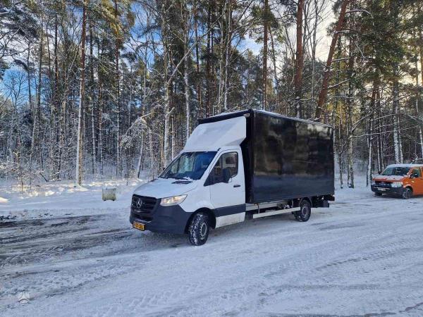 White Mercedes-Benz Sprinter 2019 in Taurage, with an engine capacity of 2.14 L and mileage of 227 thousand km for 16900 €, photo 1 on AUTOMOTO.COM.LV