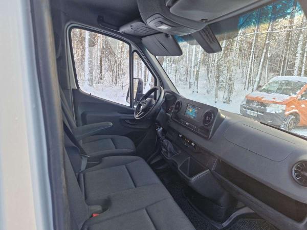 White Mercedes-Benz Sprinter 2019 in Taurage, with an engine capacity of 2.14 L and mileage of 227 thousand km for 16900 €, photo 10 on AUTOMOTO.COM.LV