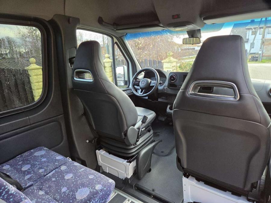 White Mercedes-Benz Sprinter 2019 in Kaunas, with an engine capacity of 2.20 L and mileage of 290 thousand km for 20500 €, photo 11 on AUTOMOTO.COM.LV