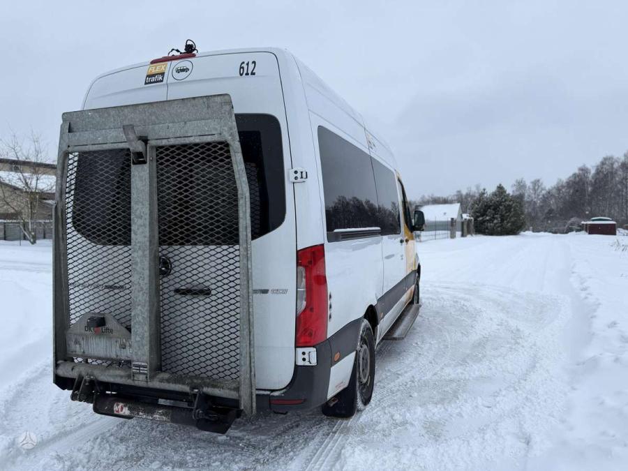 White Mercedes-Benz Sprinter 2019 in Kaunas, with an engine capacity of 2.14 L and mileage of 600 thousand km for 16900 €, photo 4 on AUTOMOTO.COM.LV