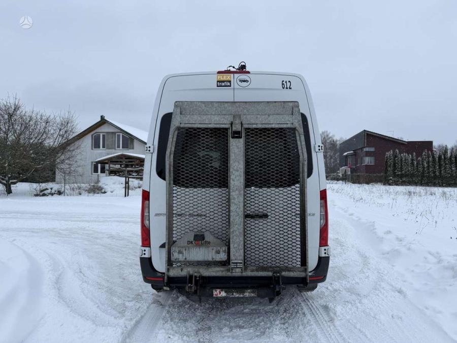 White Mercedes-Benz Sprinter 2019 in Kaunas, with an engine capacity of 2.14 L and mileage of 600 thousand km for 16900 €, photo 5 on AUTOMOTO.COM.LV
