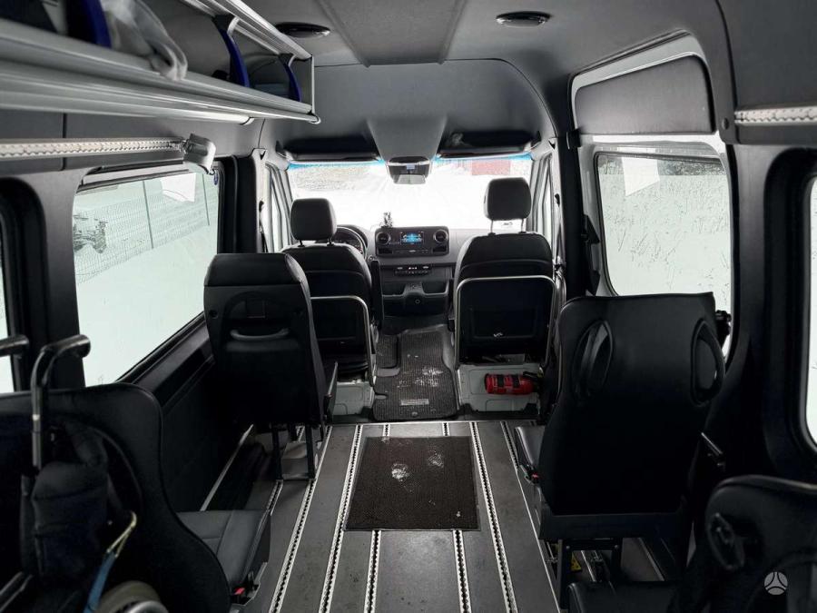 White Mercedes-Benz Sprinter 2019 in Kaunas, with an engine capacity of 2.14 L and mileage of 600 thousand km for 16900 €, photo 18 on AUTOMOTO.COM.LV