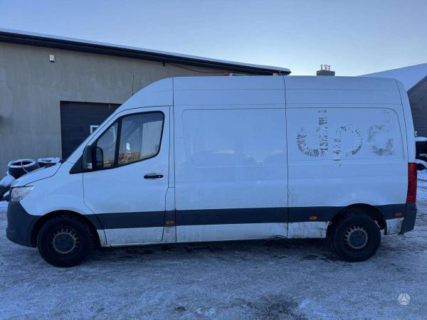 White Mercedes-Benz Sprinter 2019 in Marijampole, with an engine capacity of 2.14 L and mileage of 296 thousand km for 9500 €, photo 2 on AUTOMOTO.COM.LV
