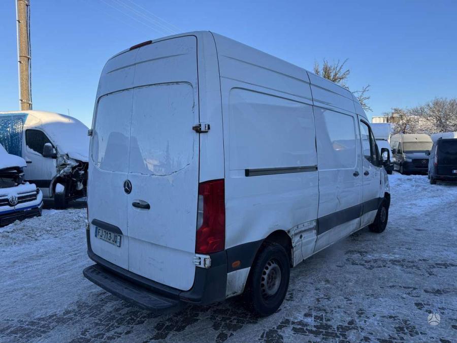 Balts Mercedes-Benz Sprinter 2019 Marijampole, ar dzinēja tilpumu 2.14 L un nobraukumu 296 tūkst. km par 9500 €, foto 4 vietnē AUTOMOTO.COM.LV