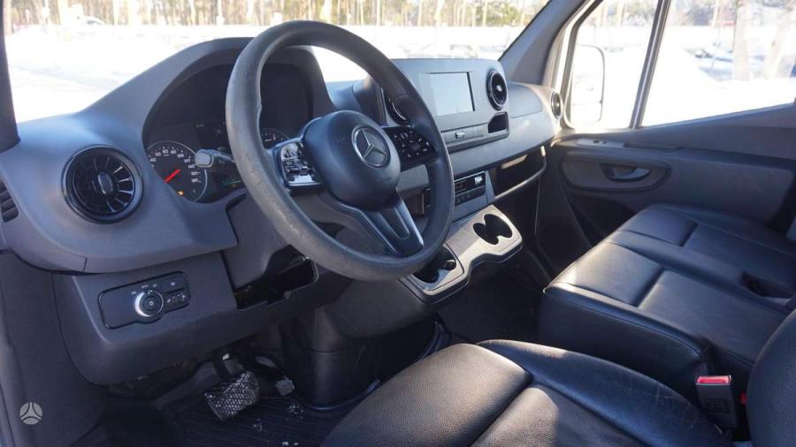 White Mercedes-Benz Sprinter 2019 in Vilnius, with an engine capacity of 2.14 L and mileage of 320 thousand km for 12900 €, photo 10 on AUTOMOTO.COM.LV