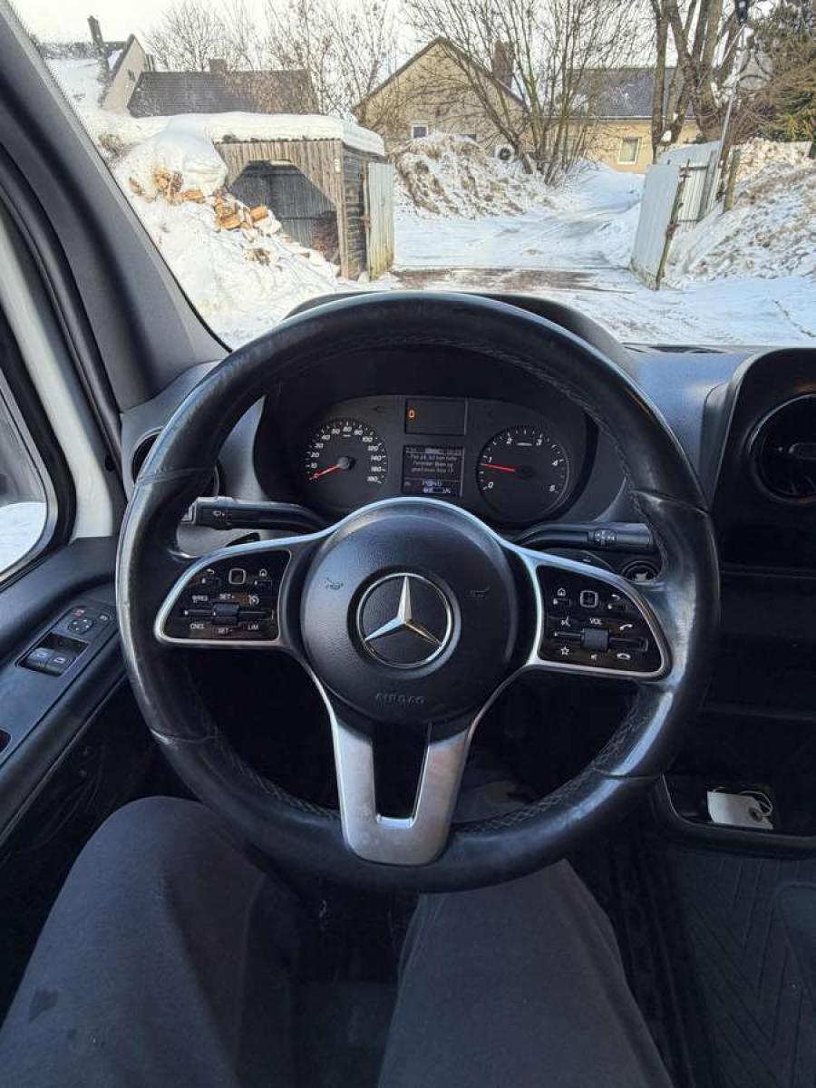 White Mercedes-Benz Sprinter 2019 in Taurage, with an engine capacity of 2.20 L and mileage of 360 thousand km for 11500 €, photo 9 on AUTOMOTO.COM.LV