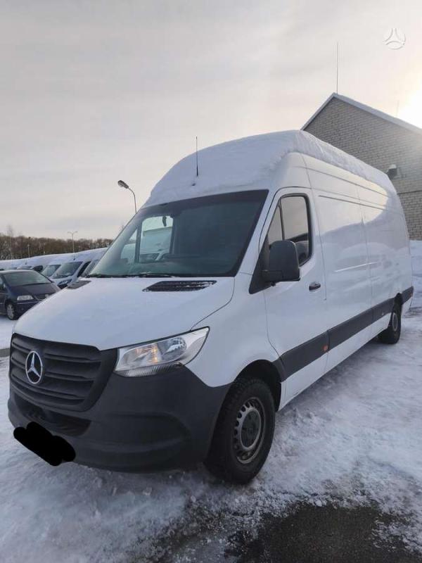 White Mercedes-Benz Sprinter 2019 in Taurage, with an engine capacity of 2.20 L and mileage of 630 thousand km for 9500 €, photo 2 on AUTOMOTO.COM.LV