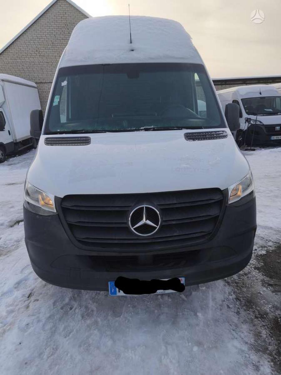 White Mercedes-Benz Sprinter 2019 in Taurage, with an engine capacity of 2.20 L and mileage of 630 thousand km for 9500 €, photo 3 on AUTOMOTO.COM.LV