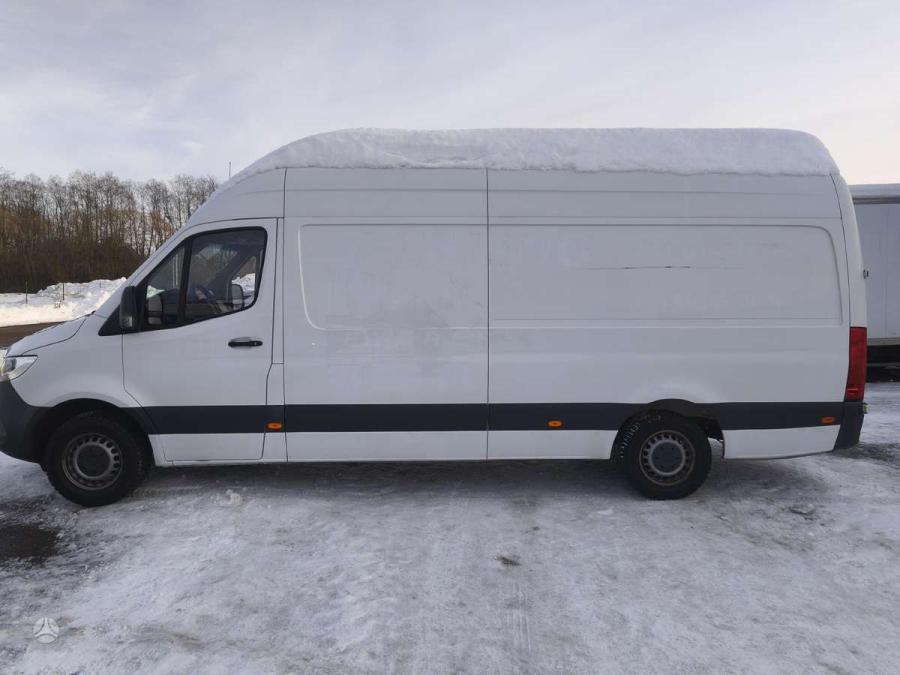 White Mercedes-Benz Sprinter 2019 in Taurage, with an engine capacity of 2.20 L and mileage of 630 thousand km for 9500 €, photo 6 on AUTOMOTO.COM.LV