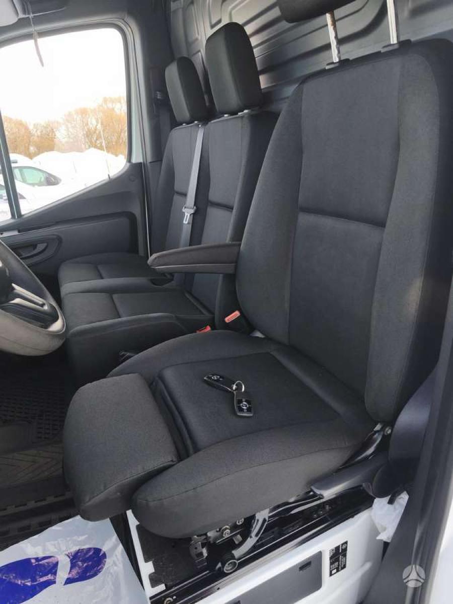 White Mercedes-Benz Sprinter 2019 in Taurage, with an engine capacity of 2.20 L and mileage of 630 thousand km for 9500 €, photo 20 on AUTOMOTO.COM.LV