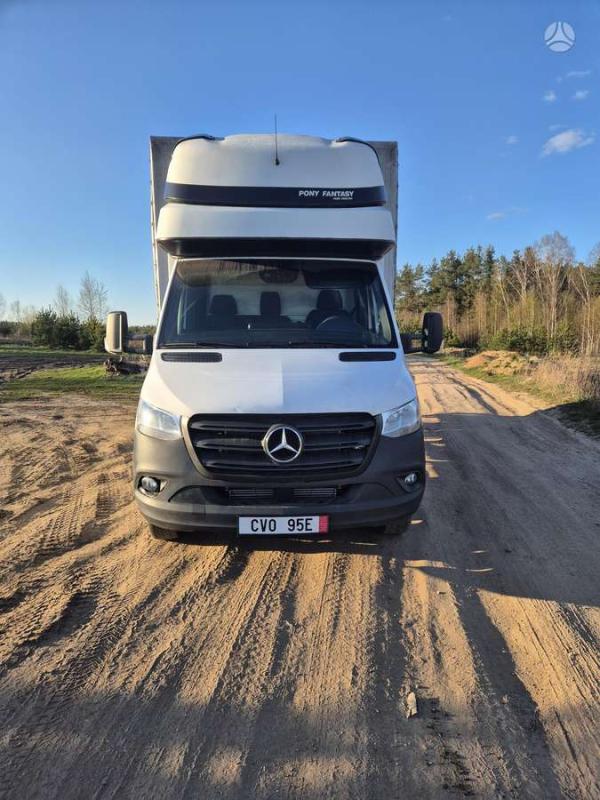 White Mercedes-Benz Sprinter 2019 in Vilnius, with an engine capacity of 3.00 L and mileage of 619 thousand km for 19300 €, photo 2 on AUTOMOTO.COM.LV