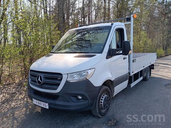 White Mercedes-Benz Sprinter 2019 in Ogre, with an engine capacity of 2.10 L and mileage of 277 thousand km for 19500 €, photo 1 on AUTOMOTO.COM.LV