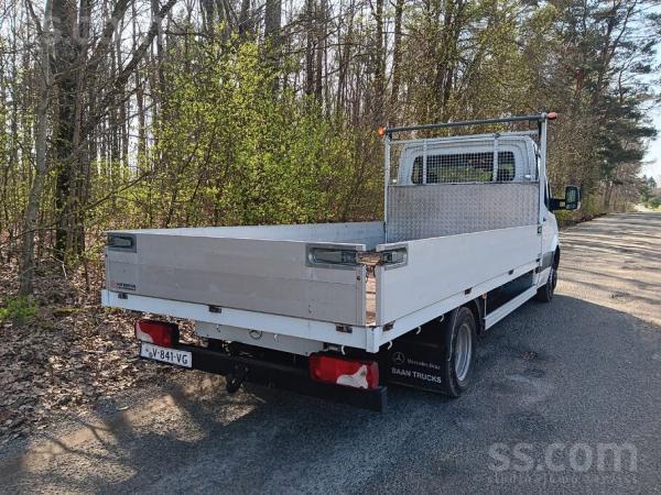 White Mercedes-Benz Sprinter 2019 in Ogre, with an engine capacity of 2.10 L and mileage of 277 thousand km for 19500 €, photo 5 on AUTOMOTO.COM.LV