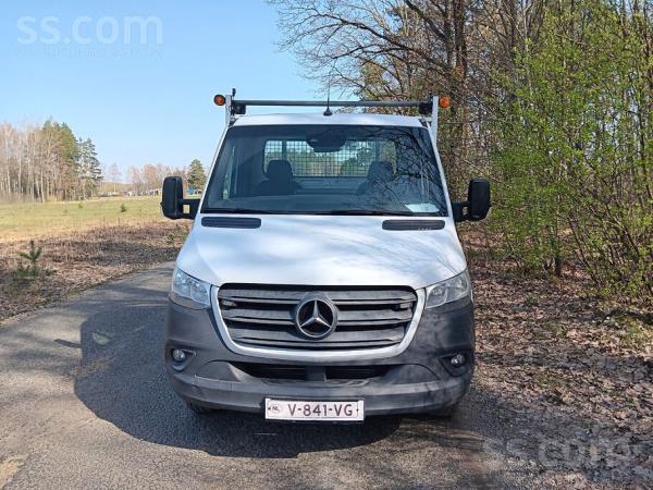 White Mercedes-Benz Sprinter 2019 in Ogre, with an engine capacity of 2.10 L and mileage of 277 thousand km for 19500 €, photo 8 on AUTOMOTO.COM.LV