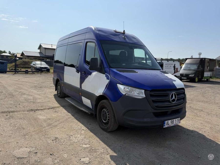 White Mercedes-Benz Sprinter 2019 in Kaunas, with an engine capacity of 2.14 L and mileage of 550 thousand km for 14500 €, photo 4 on AUTOMOTO.COM.LV