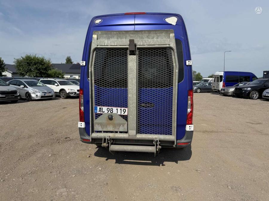 White Mercedes-Benz Sprinter 2019 in Kaunas, with an engine capacity of 2.14 L and mileage of 550 thousand km for 14500 €, photo 7 on AUTOMOTO.COM.LV