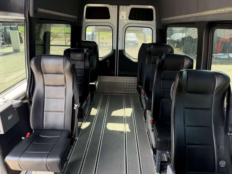 White Mercedes-Benz Sprinter 2019 in Kaunas, with an engine capacity of 2.14 L and mileage of 550 thousand km for 14500 €, photo 11 on AUTOMOTO.COM.LV