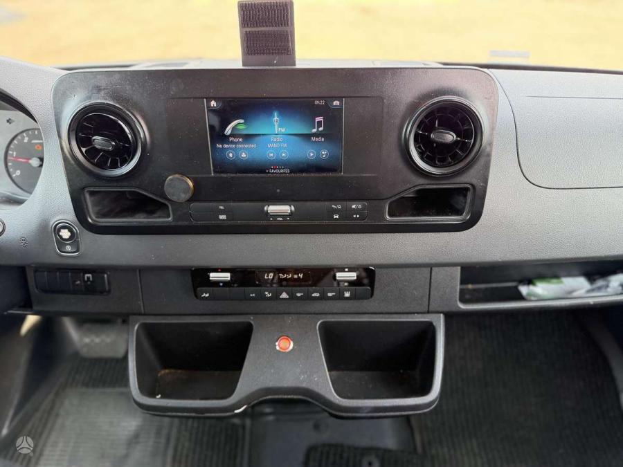 White Mercedes-Benz Sprinter 2019 in Kaunas, with an engine capacity of 2.14 L and mileage of 550 thousand km for 14500 €, photo 14 on AUTOMOTO.COM.LV