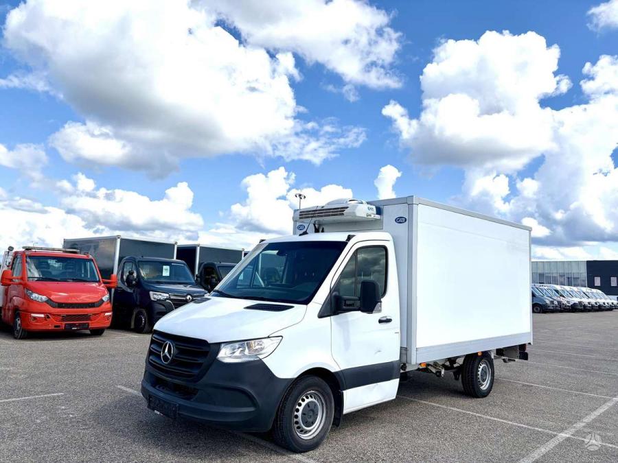 White Mercedes-Benz Sprinter 2019 in Vilnius, with an engine capacity of 2.14 L and mileage of 203 thousand km for 17900 €, photo 3 on AUTOMOTO.COM.LV