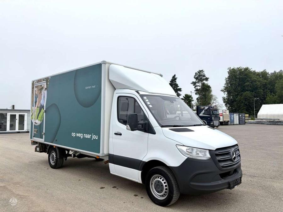 White Mercedes-Benz Sprinter 2019 in Vilnius, with an engine capacity of 2.14 L and mileage of 193 thousand km for 19850 €, photo 5 on AUTOMOTO.COM.LV