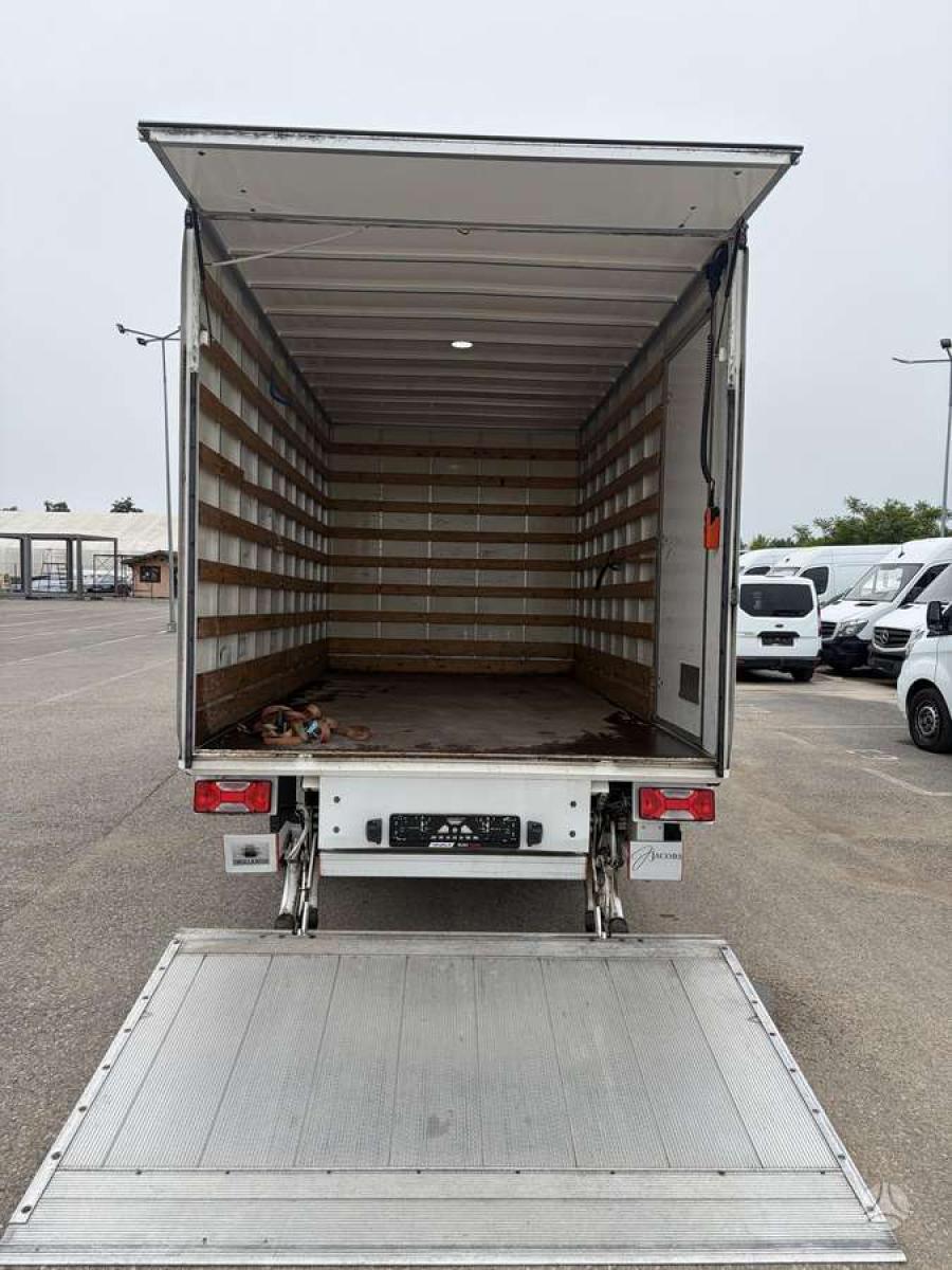 White Mercedes-Benz Sprinter 2019 in Vilnius, with an engine capacity of 2.14 L and mileage of 193 thousand km for 19850 €, photo 9 on AUTOMOTO.COM.LV