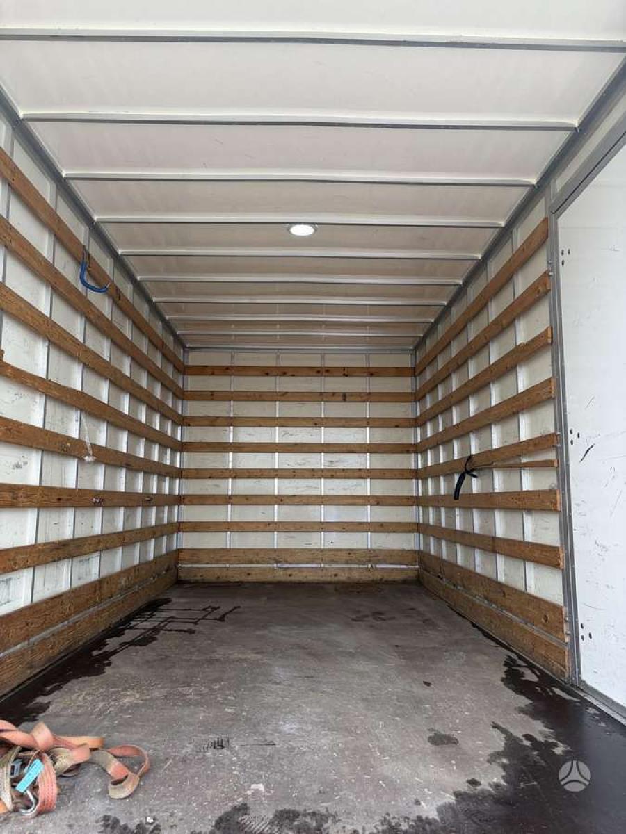 White Mercedes-Benz Sprinter 2019 in Vilnius, with an engine capacity of 2.14 L and mileage of 193 thousand km for 19850 €, photo 10 on AUTOMOTO.COM.LV