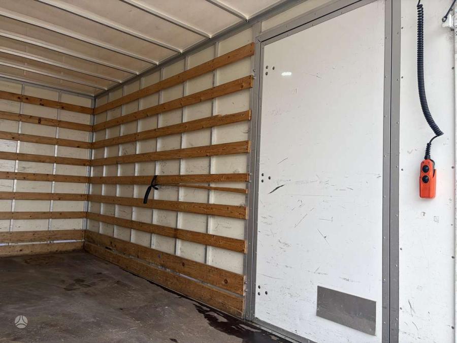 White Mercedes-Benz Sprinter 2019 in Vilnius, with an engine capacity of 2.14 L and mileage of 193 thousand km for 19850 €, photo 12 on AUTOMOTO.COM.LV