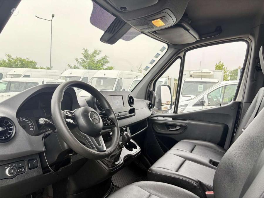 White Mercedes-Benz Sprinter 2019 in Vilnius, with an engine capacity of 2.14 L and mileage of 193 thousand km for 19850 €, photo 16 on AUTOMOTO.COM.LV