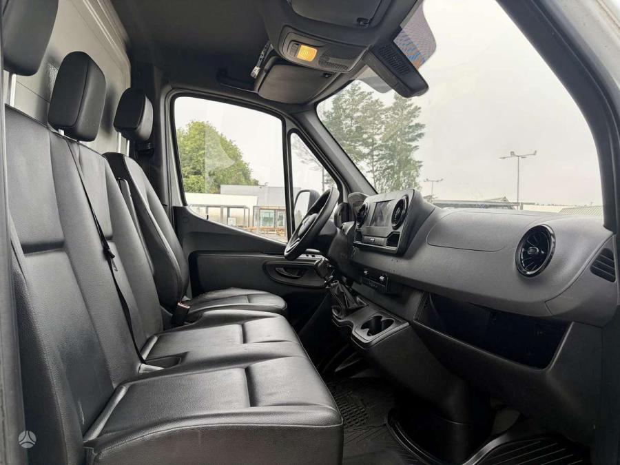 White Mercedes-Benz Sprinter 2019 in Vilnius, with an engine capacity of 2.14 L and mileage of 193 thousand km for 19850 €, photo 17 on AUTOMOTO.COM.LV