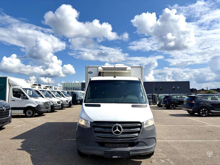 White Mercedes-Benz Sprinter 2019 in Vilnius, with an engine capacity of 2.14 L and mileage of 143 thousand km for 17900 €, photo 4 on AUTOMOTO.COM.LV
