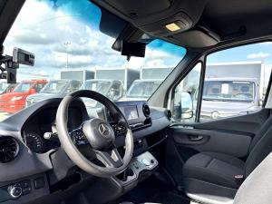 White Mercedes-Benz Sprinter 2019 in Vilnius, with an engine capacity of 2.14 L and mileage of 143 thousand km for 17900 €, photo 16 on AUTOMOTO.COM.LV