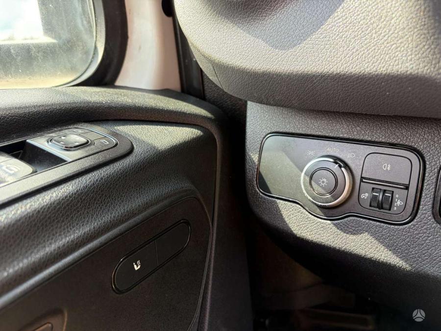 White Mercedes-Benz Sprinter 2019 in Vilnius, with an engine capacity of 2.14 L and mileage of 143 thousand km for 17900 €, photo 21 on AUTOMOTO.COM.LV